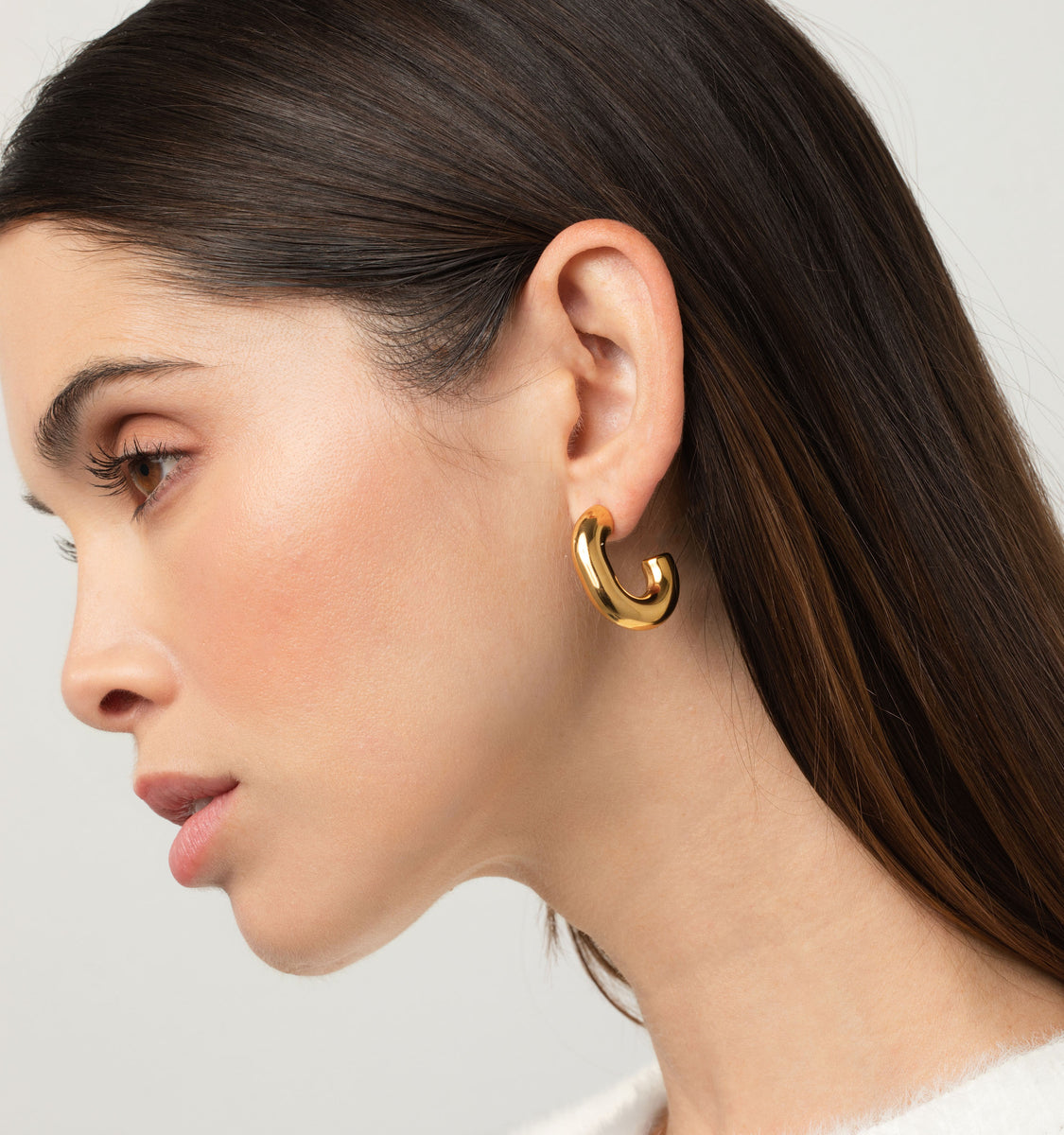 Lightweight Hoop Earrings – Rellery