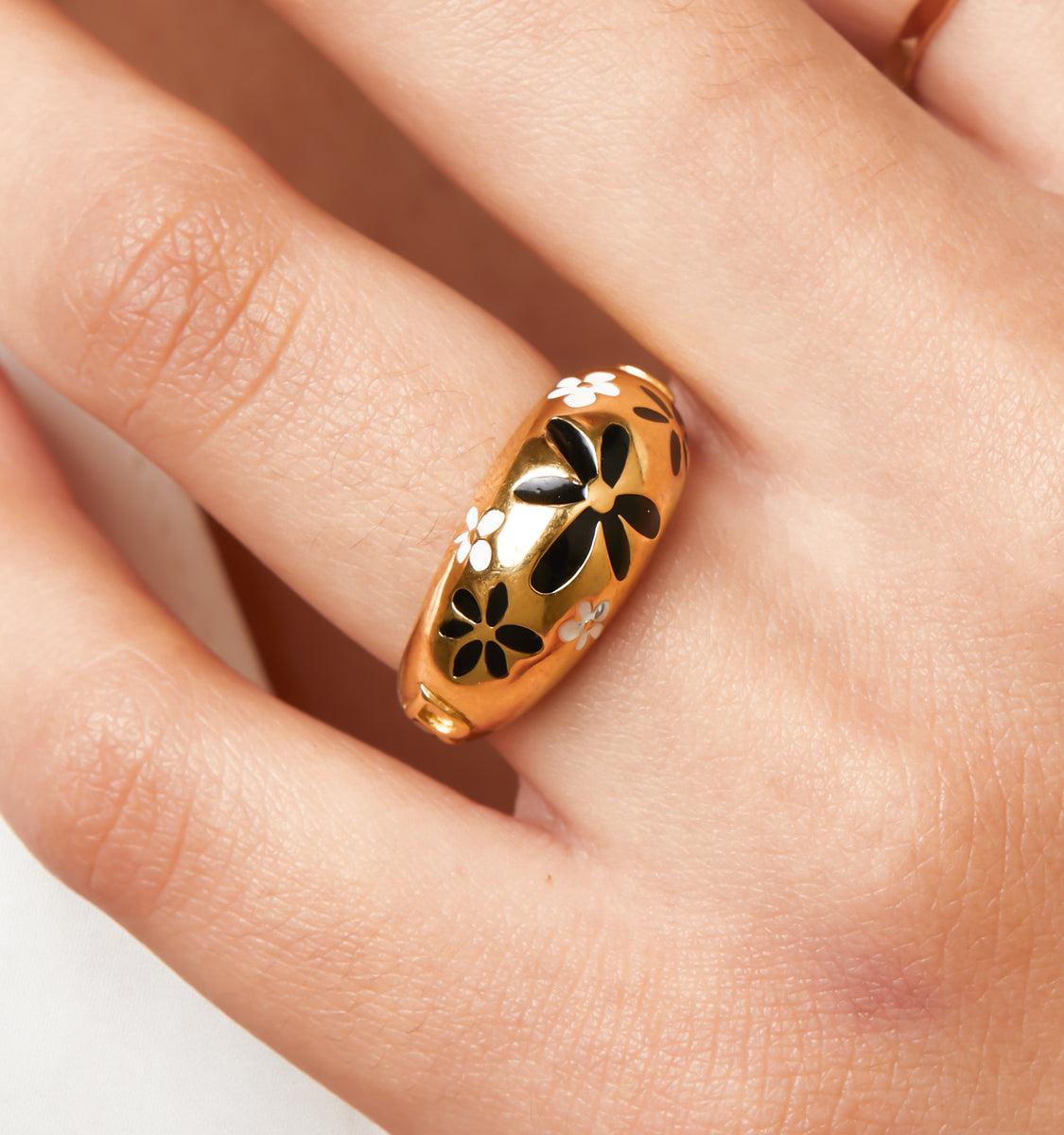 Flower Ring – Rellery