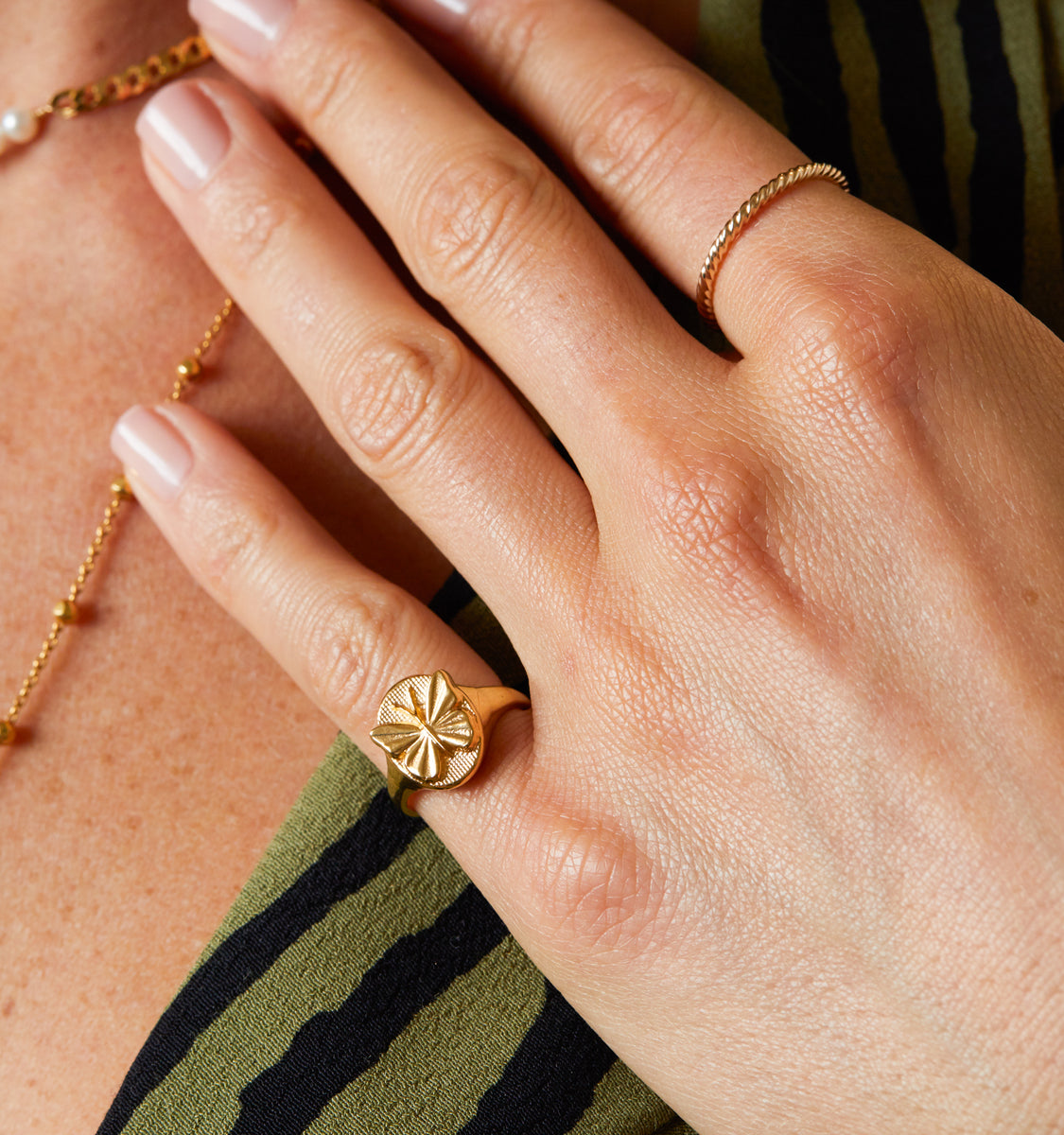 Butterfly Signet Ring – Rellery